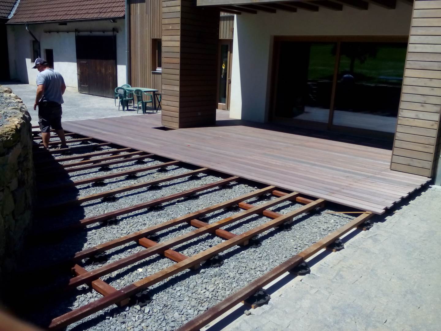 Podkladní hranoly pro dřevěné venkovní terasy | Elewood.cz